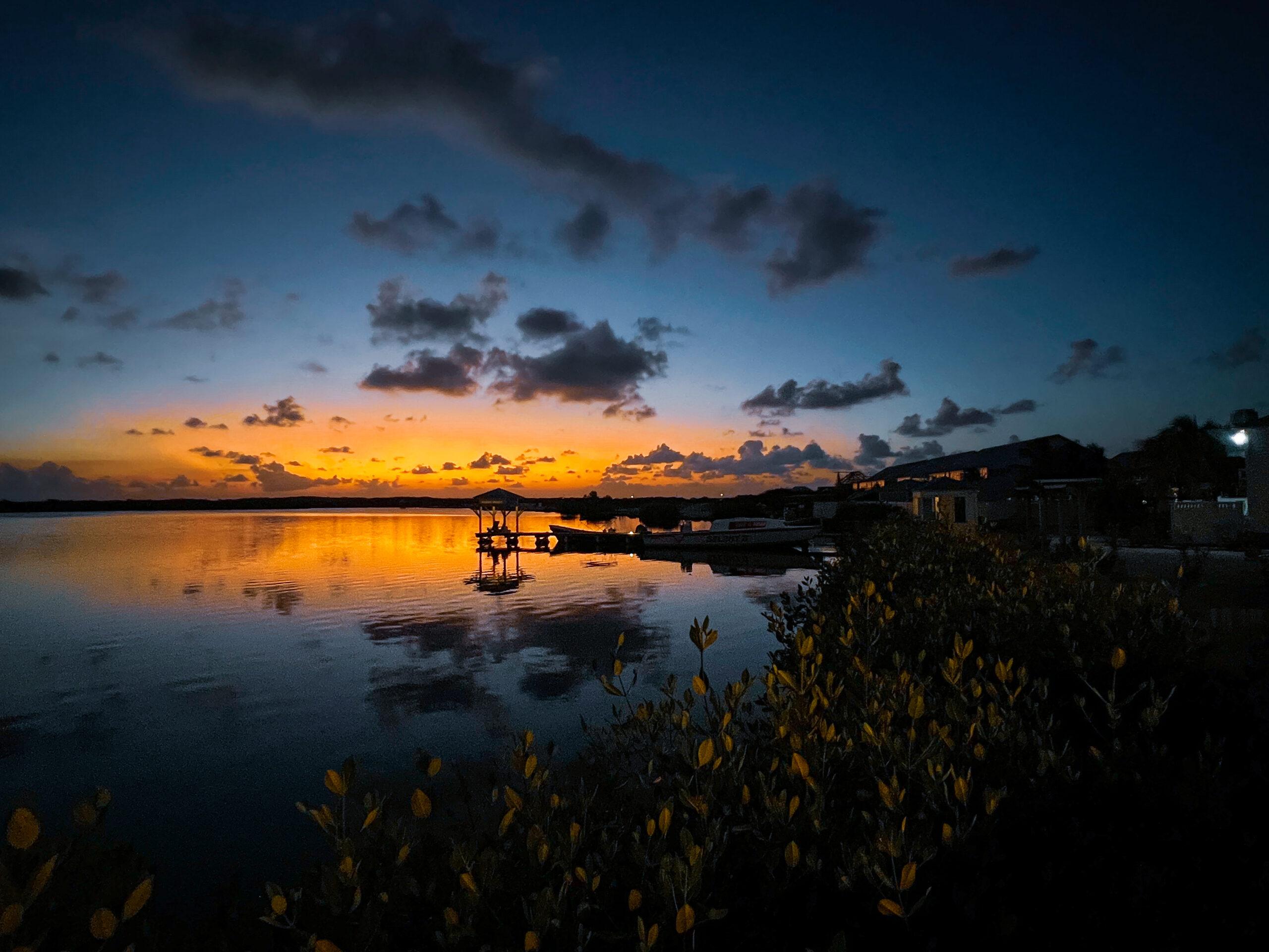 MAHOGANY BAY RESORT & BEACH CLUB BY HILTON | SAN PEDRO, BELIZE - Anna's ...